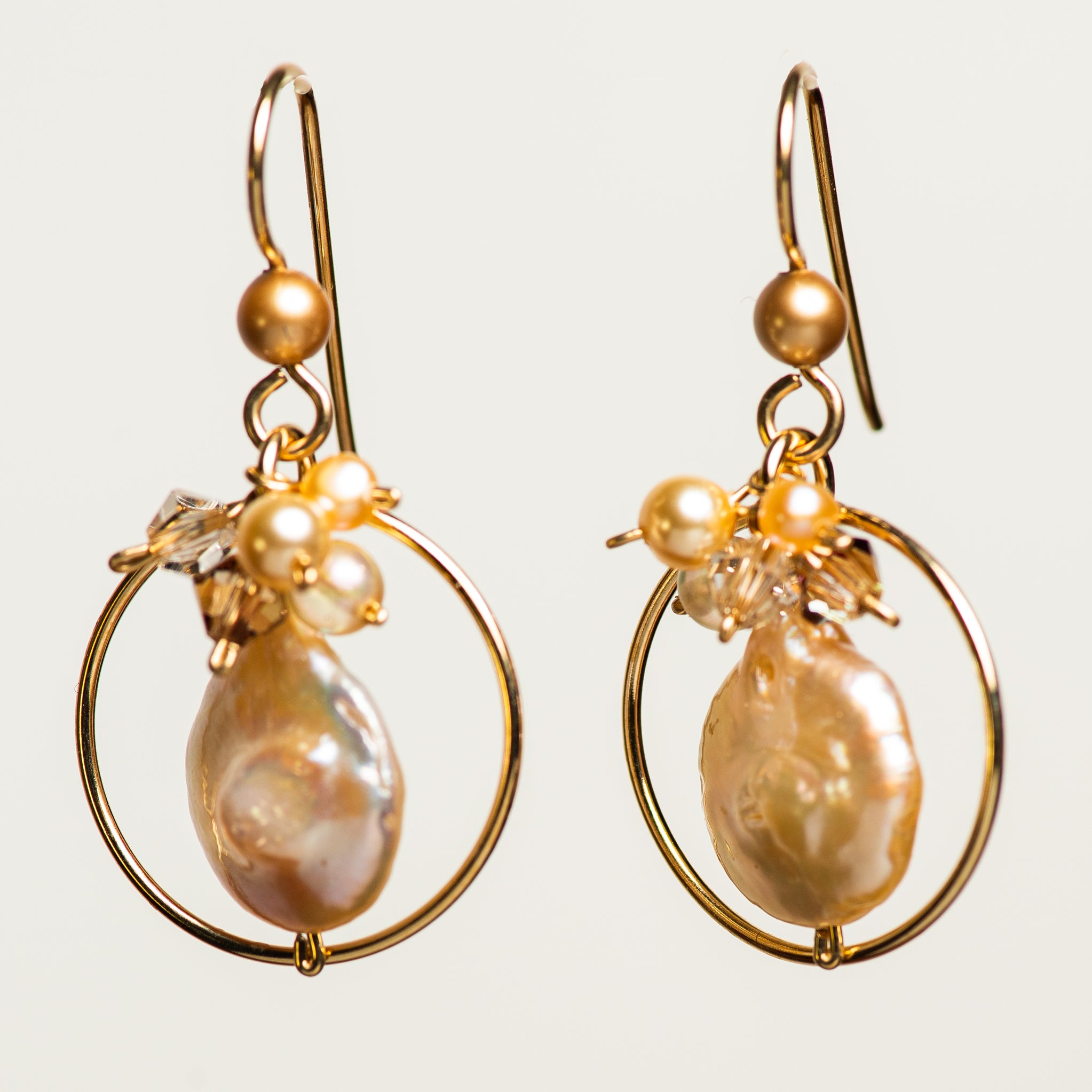 Unique jewelry collection: creamy, sparkly Champagne Cream by Honica!